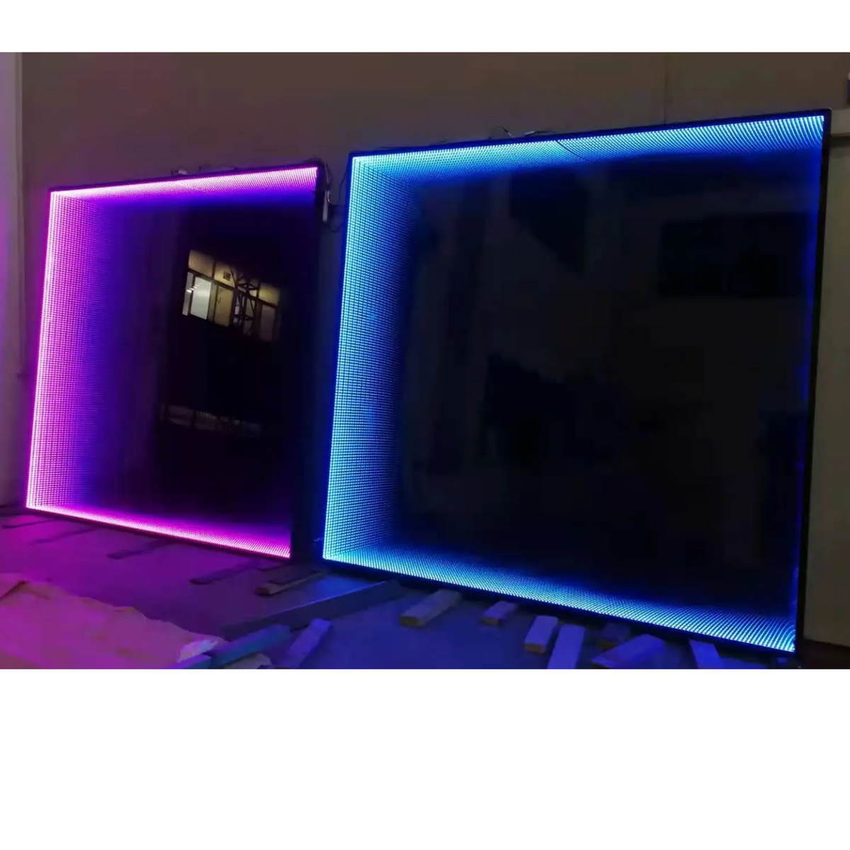 Discover Endless Brilliance: 3D Infinity Mirror Tunnel Light – Neon Chase